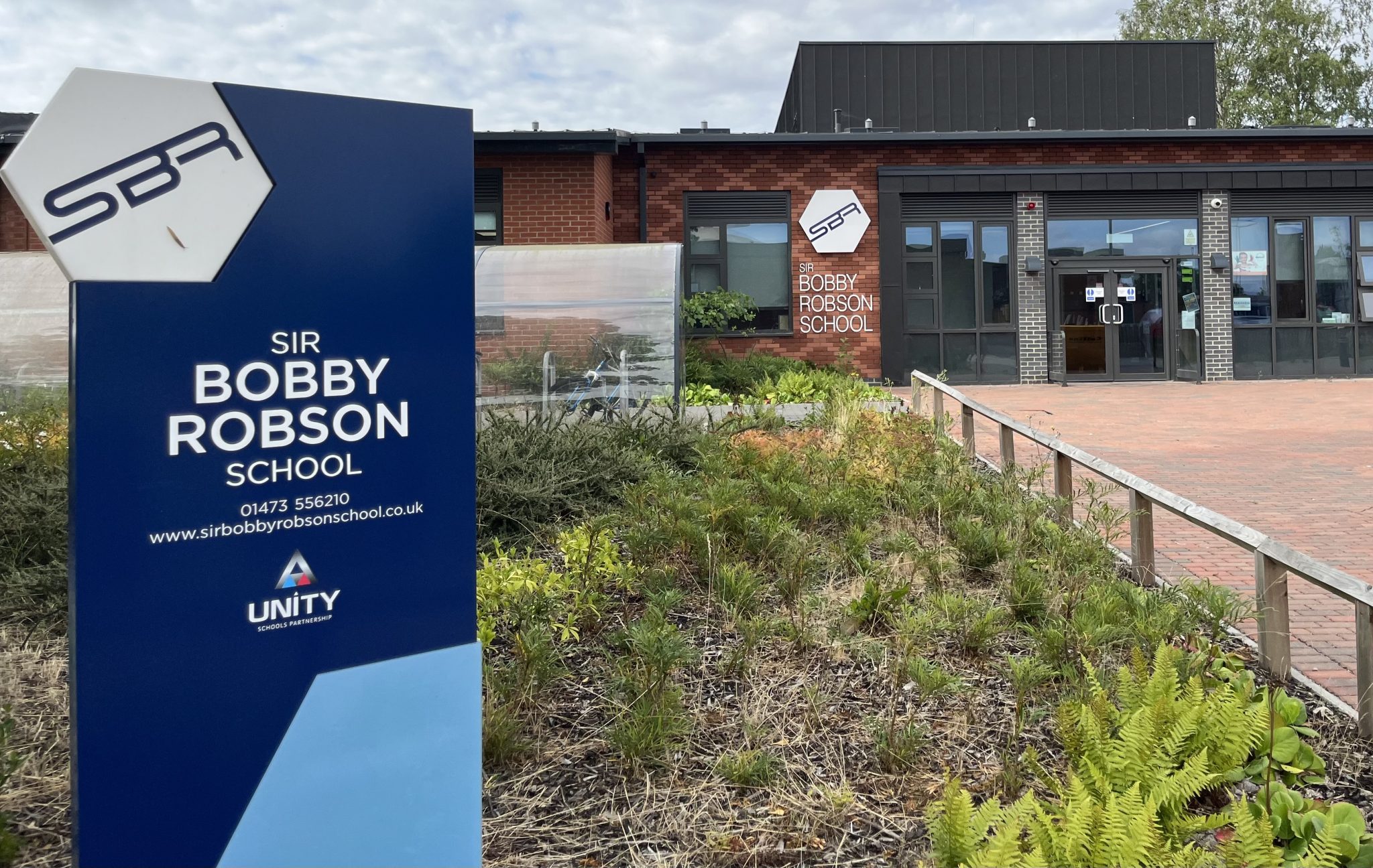 ‘It’s the best school I’ve ever been to’ – pupils praise as Sir Bobby ...